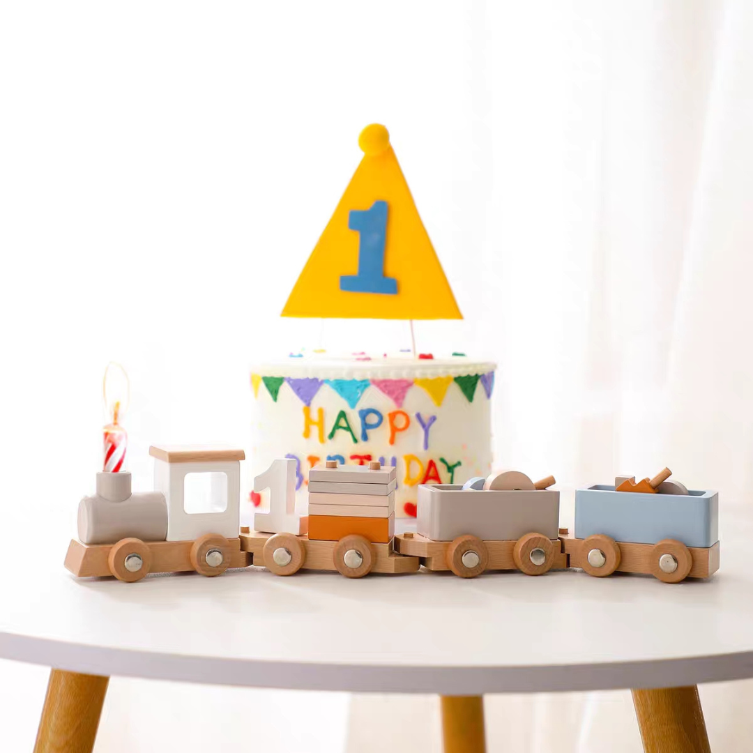 Birthday train set – Happy Dino Toys